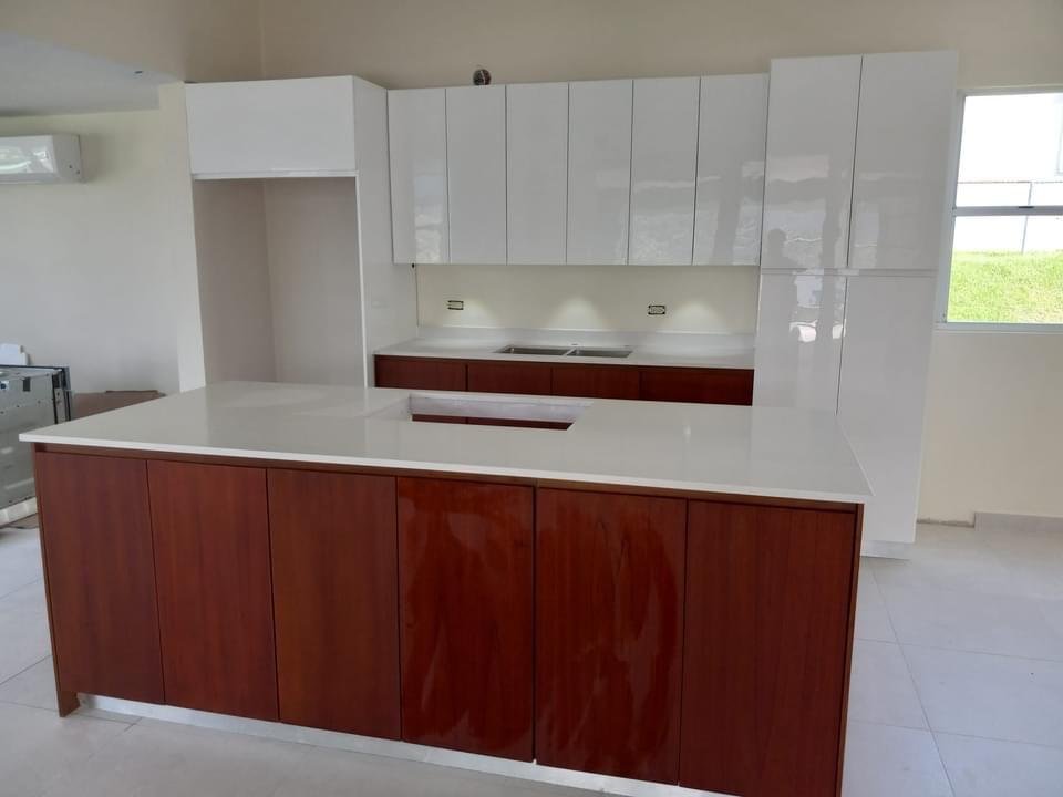 Mobiliario en pvc y madera | Ébano PR Gabinetes de Cocina | Puerto Rico